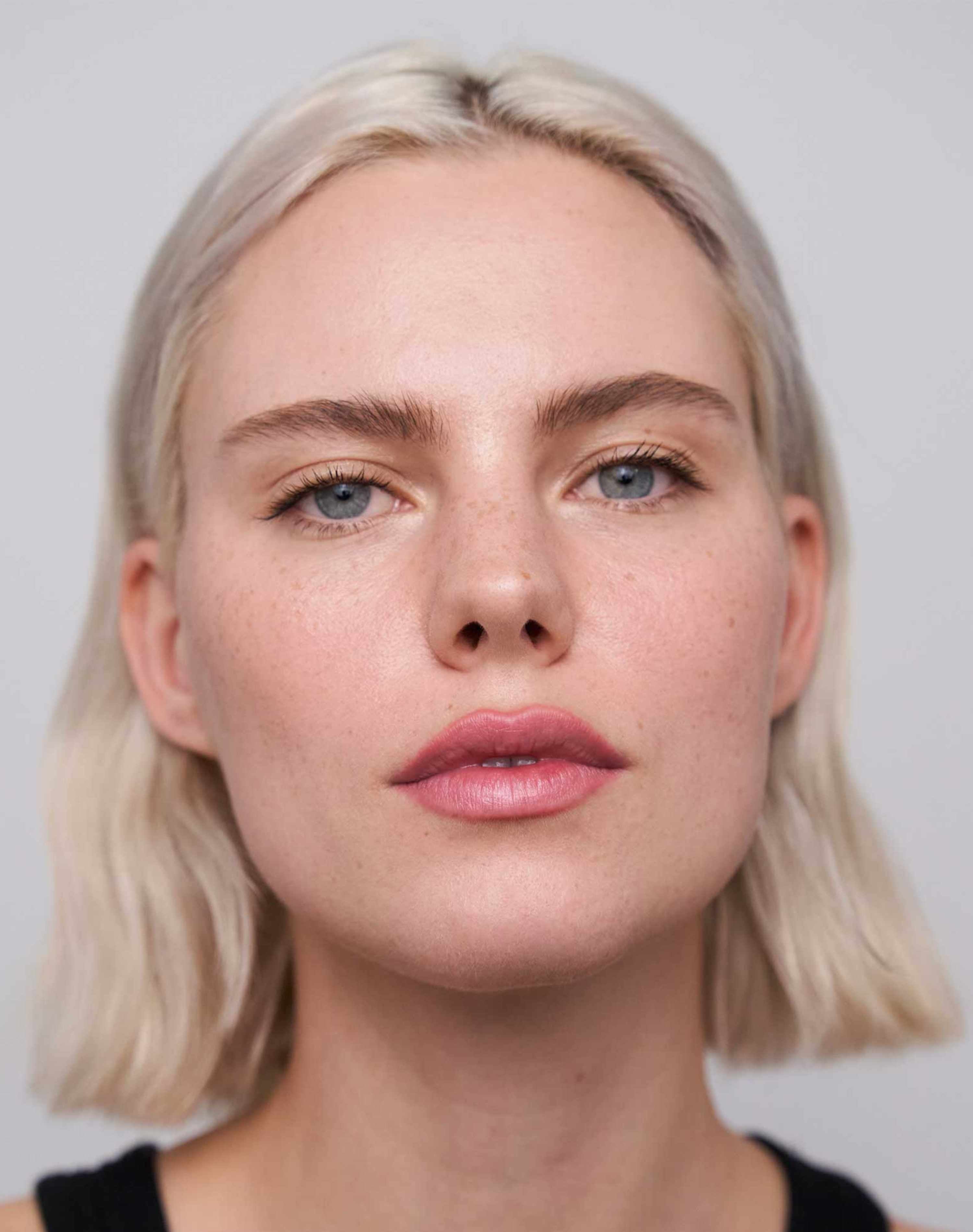 Soft Shape Lip Liner – Kess Berlin